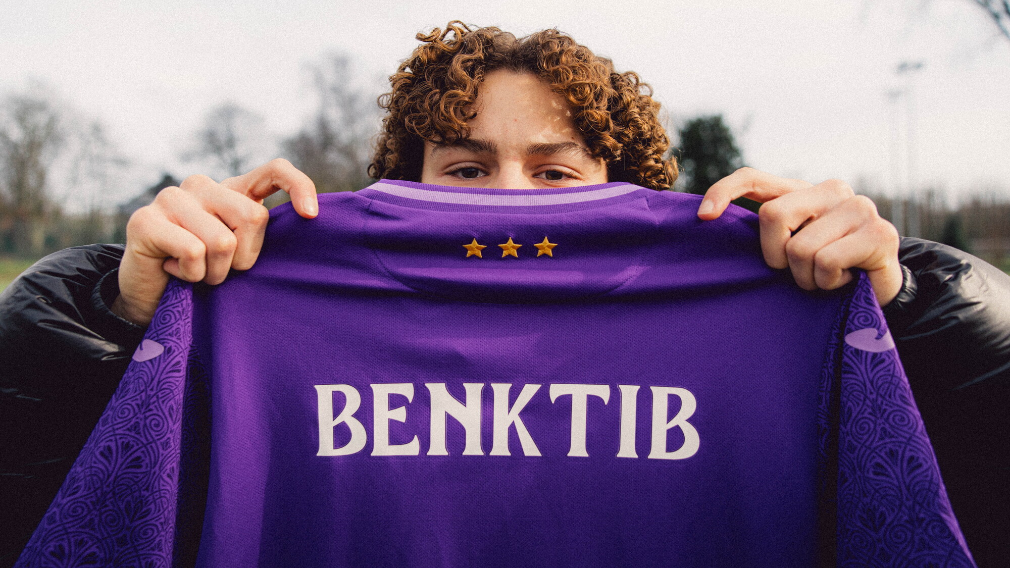 Ilyas Benktib signs his first contract | RSC Anderlecht